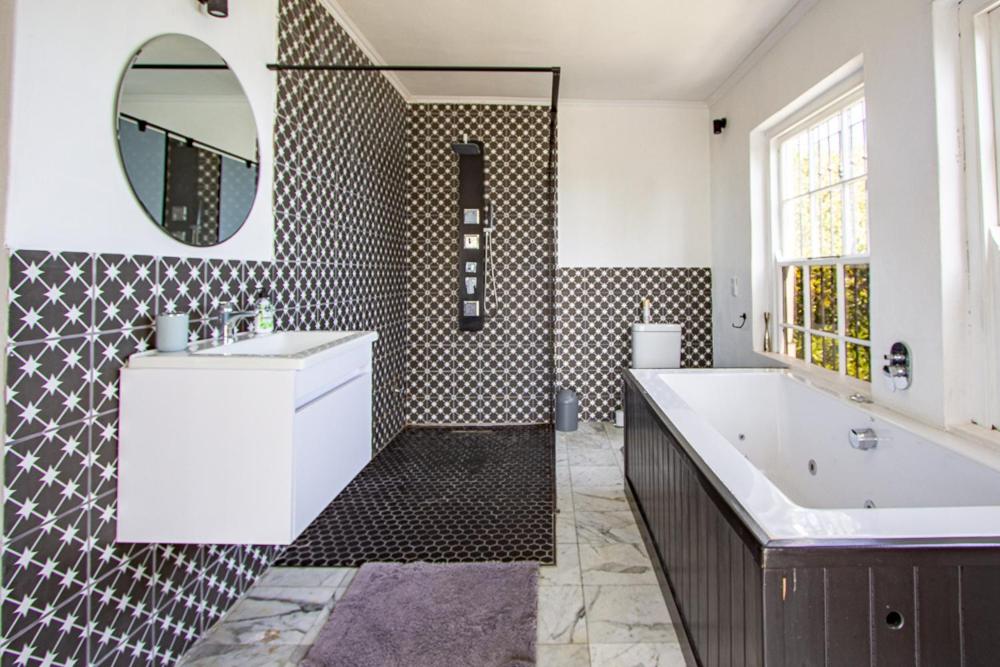 Berg River Living | Hotel in Velddrif | Timbu.co.za